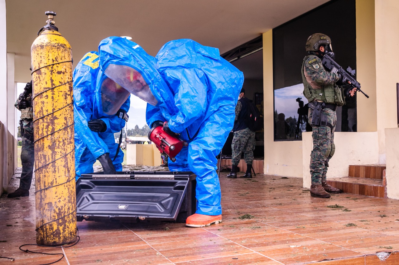 Unidad de Manejo de Materiales Peligrosos del Cuerpo de Bomberos del ...