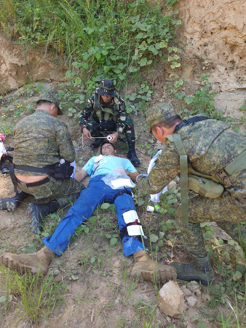 How the International Committee of the Red Cross Responds to Weapon ...